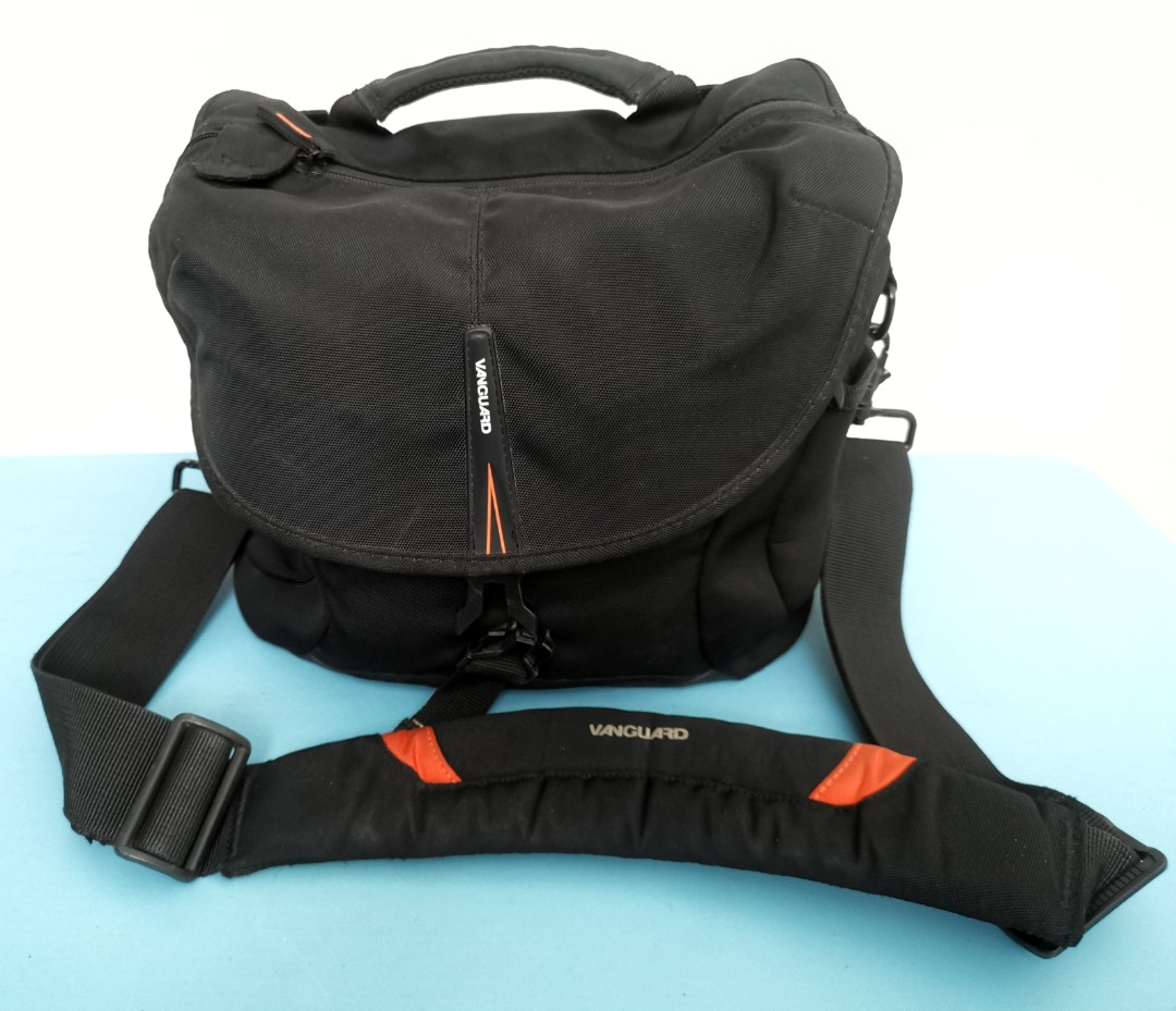 VANGUARD shoulder camera bag, Photography, Photography Accessories ...