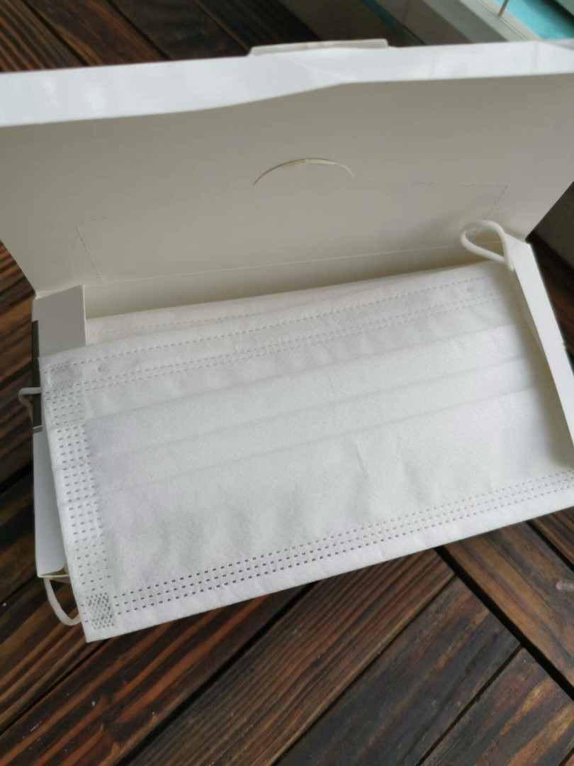 White Surgical Mask 99% bfe, Health & Nutrition, Face Masks & Face ...