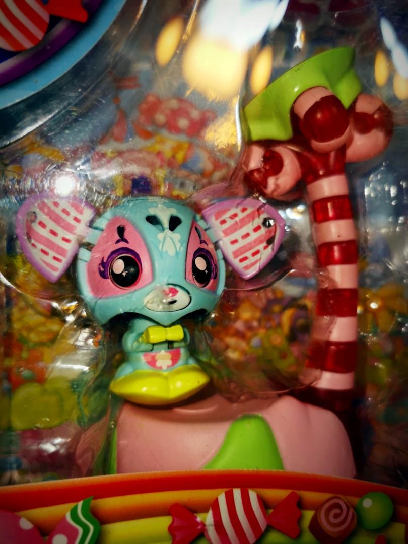 4 for $10 Bundle of zoobles little figurines takara tomy choice 5, Toys ...