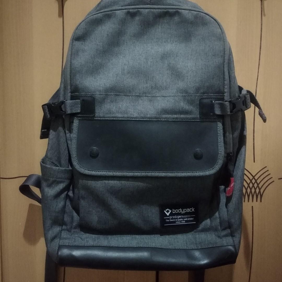 Bodypack Prodigers Tokyo Series Grey | Tas Ransel Abu, Fesyen Pria, Tas ...