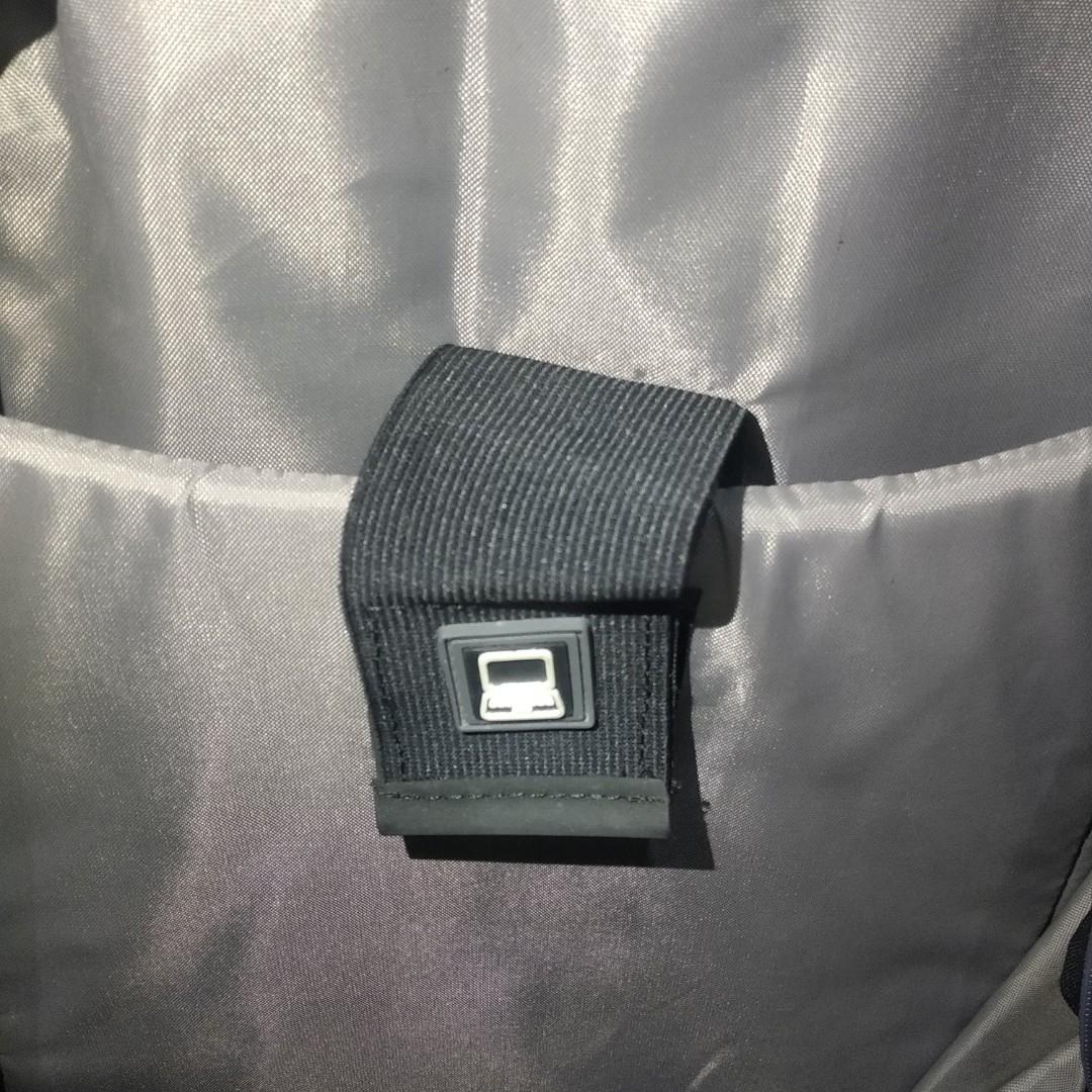 Bodypack Prodigers Tokyo Series Grey | Tas Ransel Abu, Fesyen Pria, Tas ...