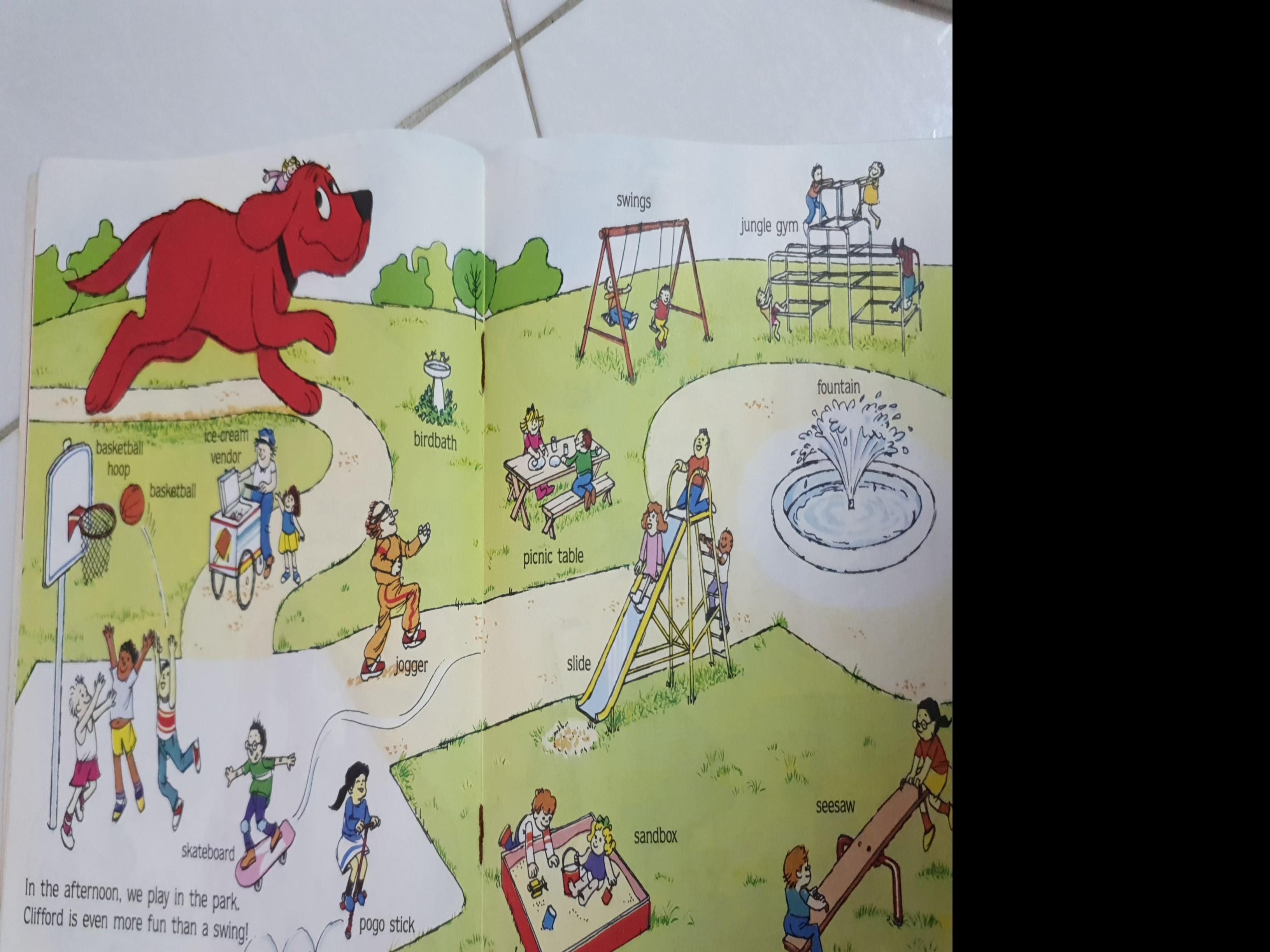 Clifford's word book, Books & Stationery, Children's Books on Carousell