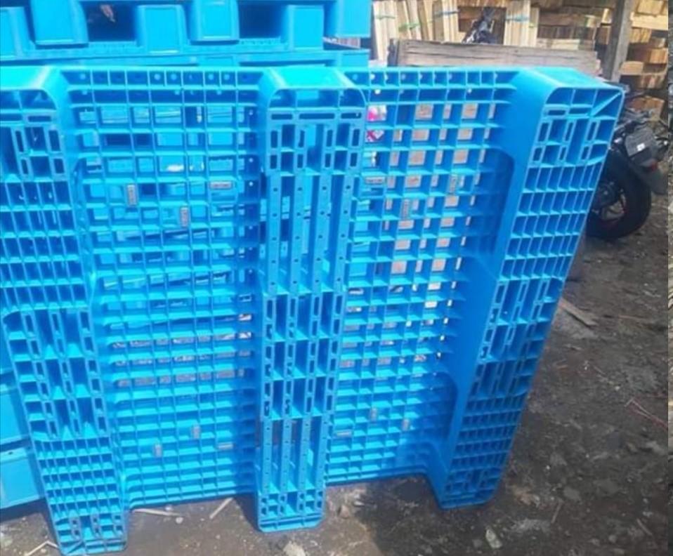 Plastic pallet paleta tarima, Commercial & Industrial, Construction ...