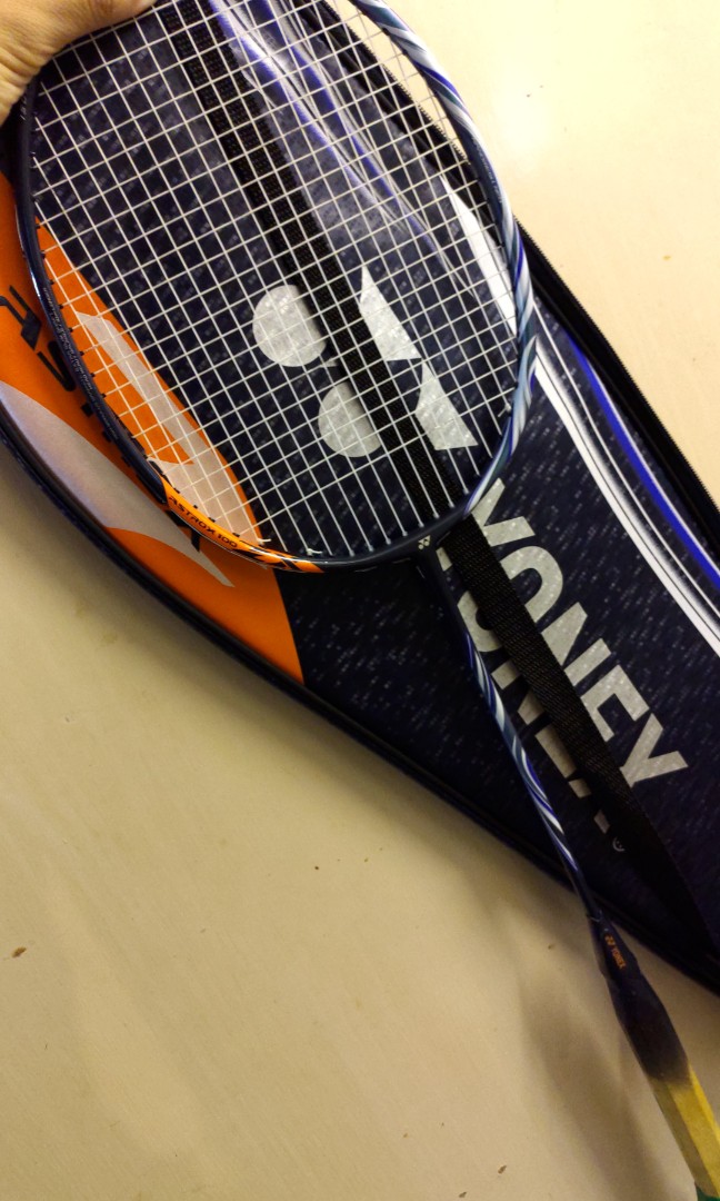 羽毛球拍 yonex astrox 100zx 4ug5, 運動產品, 運動與體育, 運動與體育 - 球拍和球類運動 - Carousell