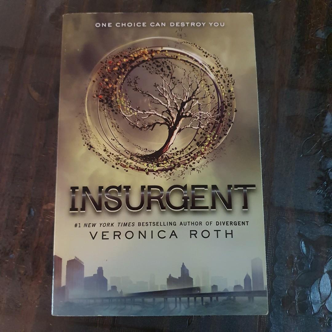 DIVERGENT SPECIAL EDITION BOOK SET, Hobbies & Toys, Books & Magazines ...
