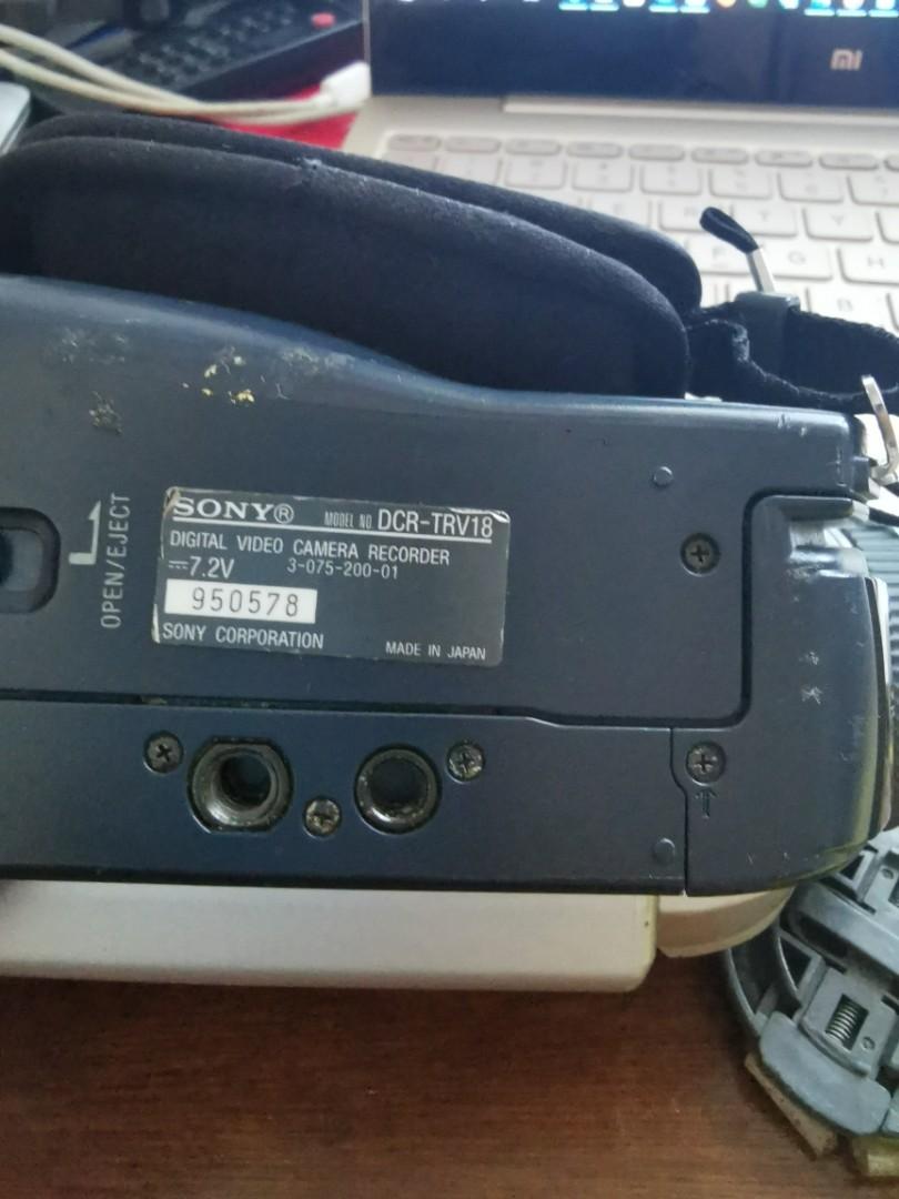 Sony DCR TRV18, Photography, Lens & Kits on Carousell