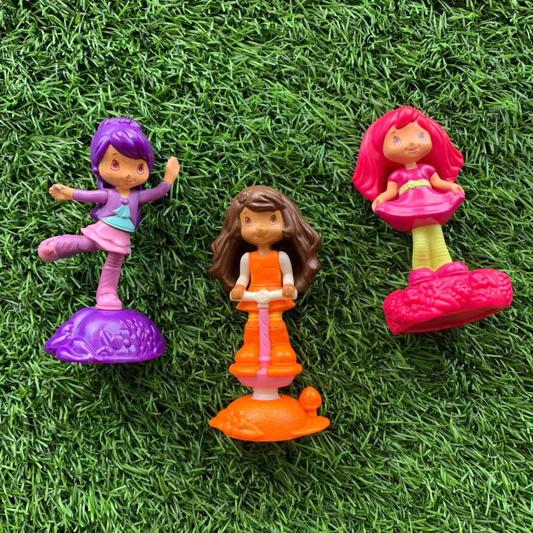 Strawberry Shortcake figurines, Toys & Games, Bricks & Figurines on ...