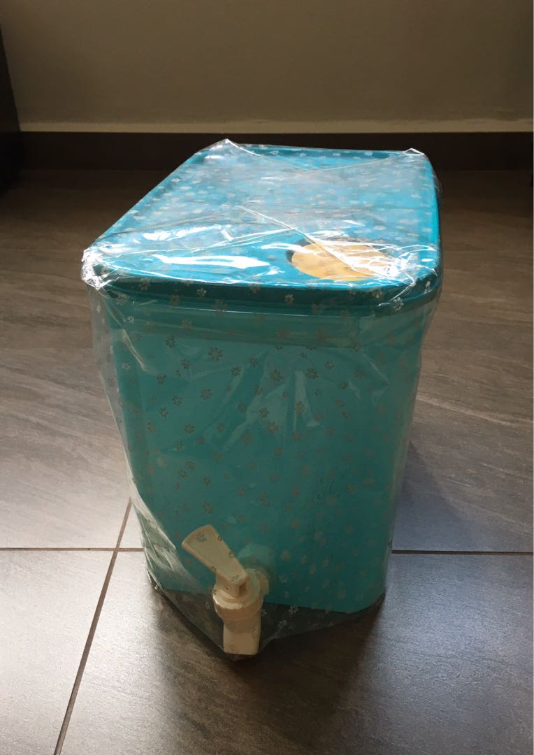 Tupperware Rectangular Water Dispenser-Cyan, TV & Home Appliances ...