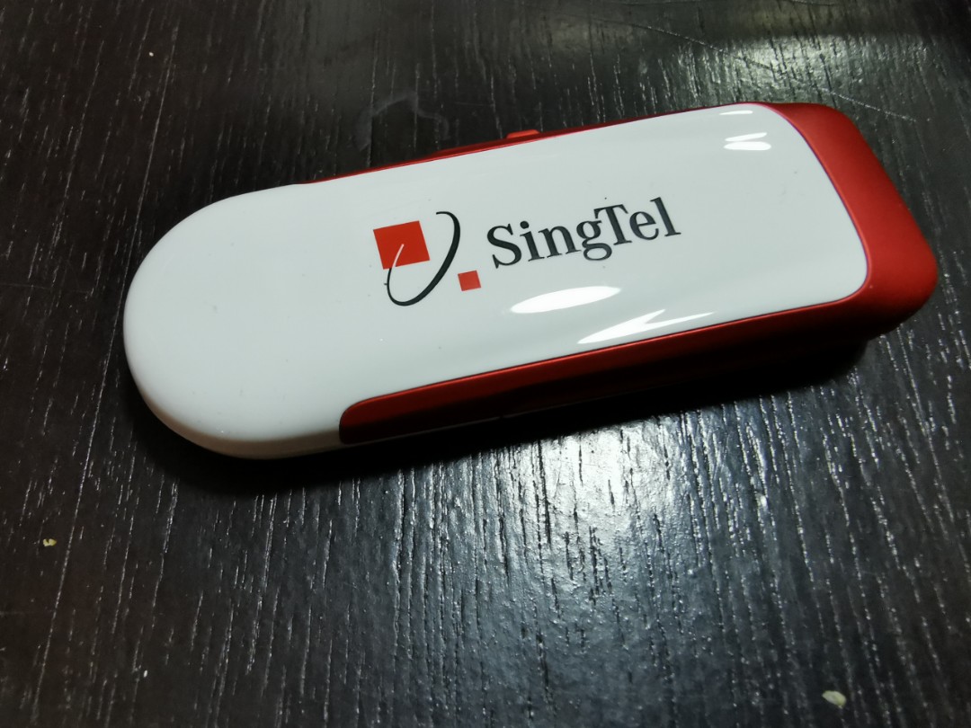 USB Mobile Broadband Dongle (Huawei E1782), Hobbies & Toys, Stationery ...