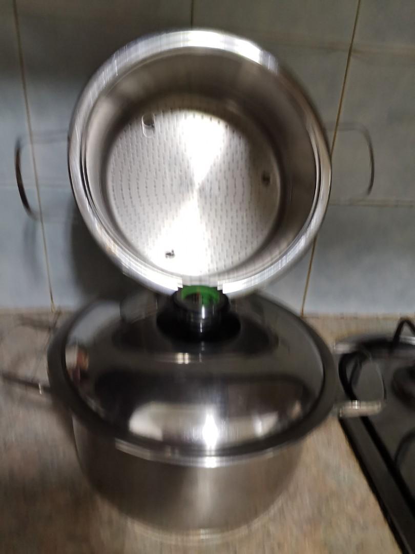 Amc 24cm Pot plus steamer with divider nets, Furniture & Home Living ...