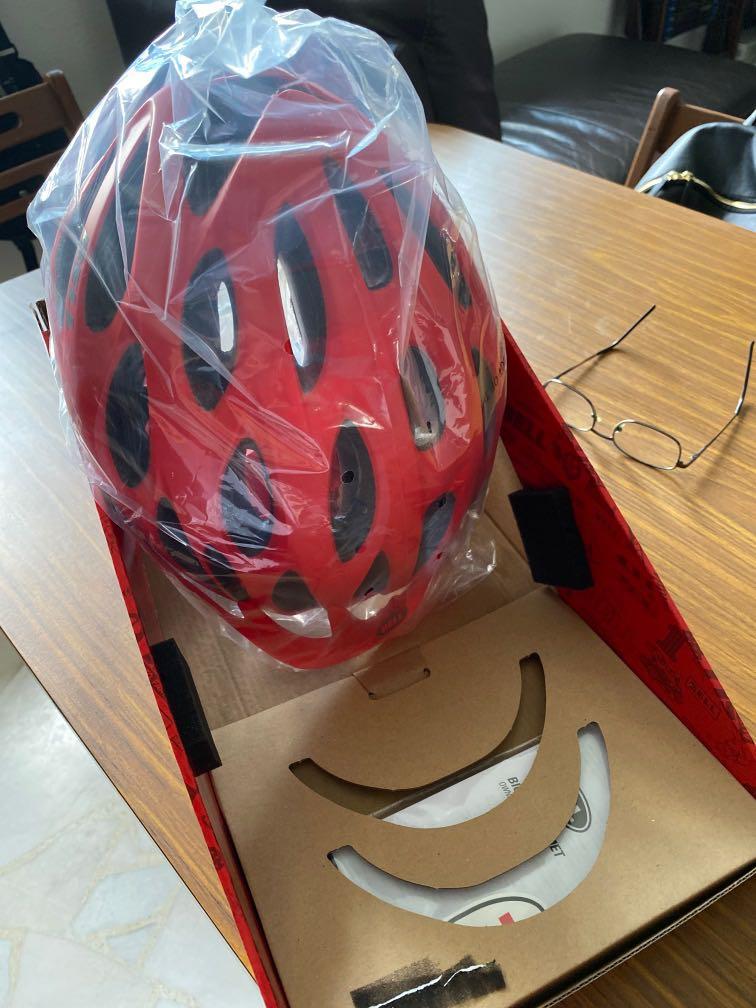 Bell tracker helmet, Sports Equipment, Bicycles & Parts, Bicycles on Carousell