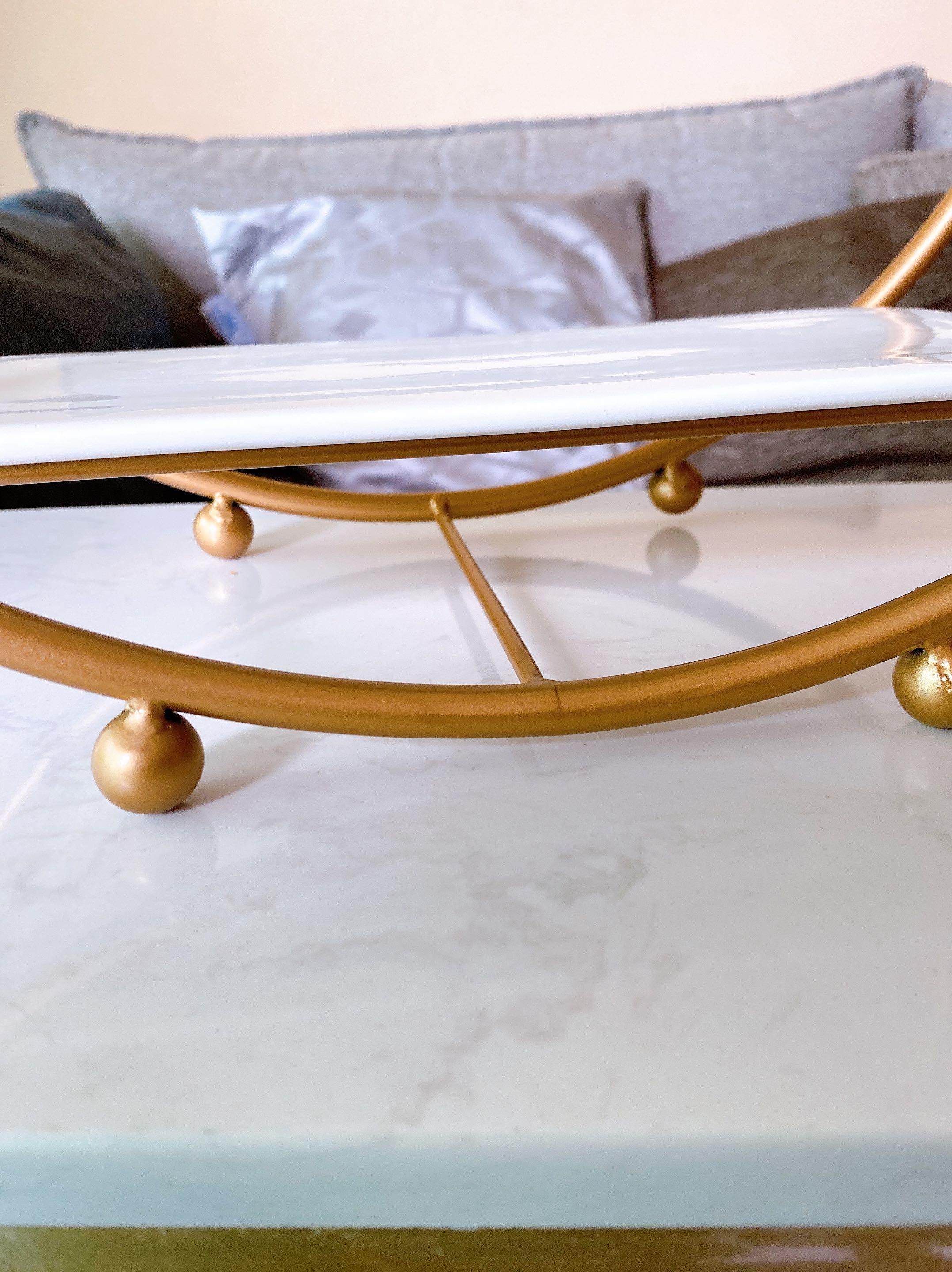 High tea stand. Kuey display. Cookie display. Like hotel;), Furniture ...