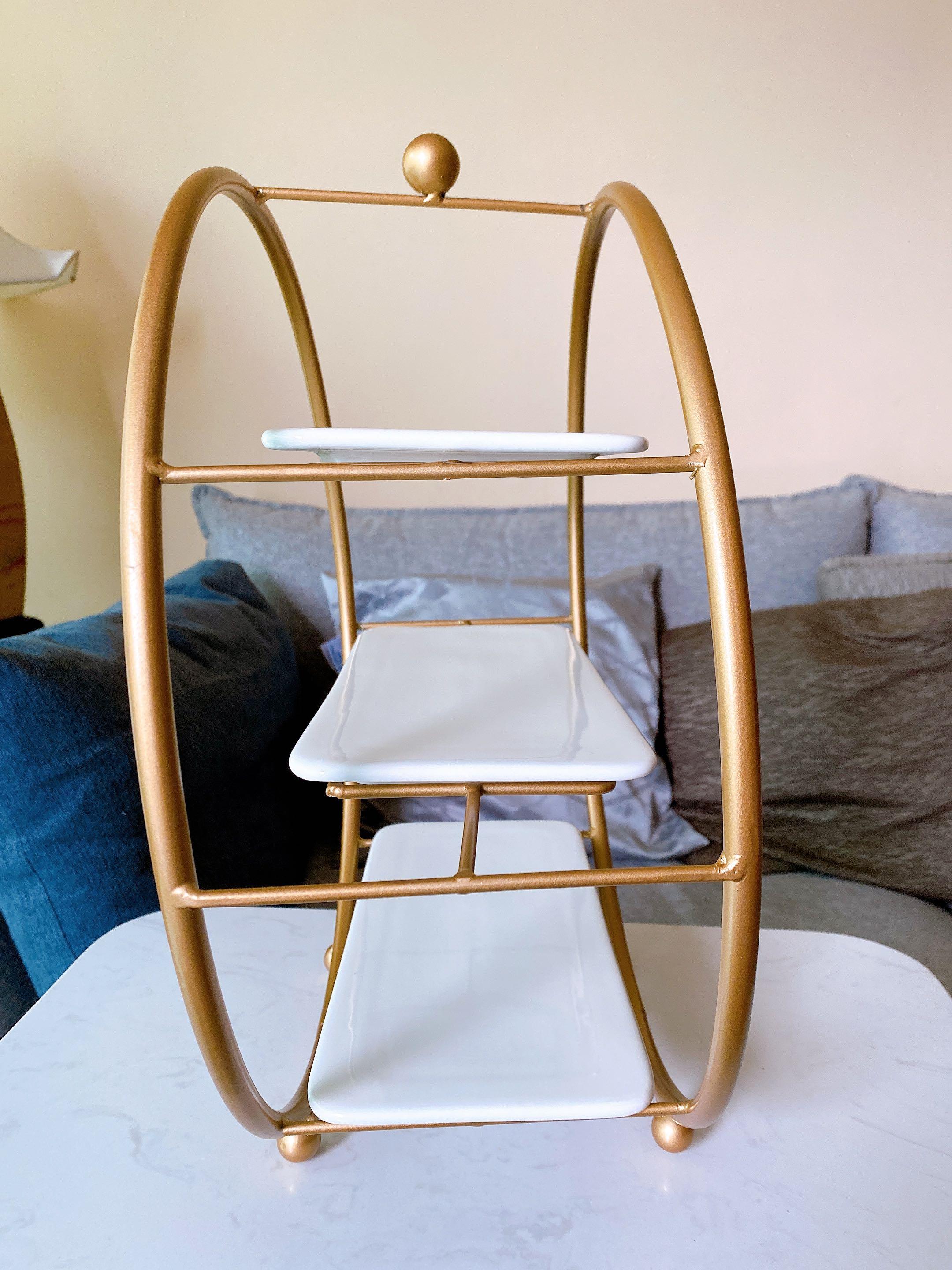 High tea stand. Kuey display. Cookie display. Like hotel;), Furniture ...