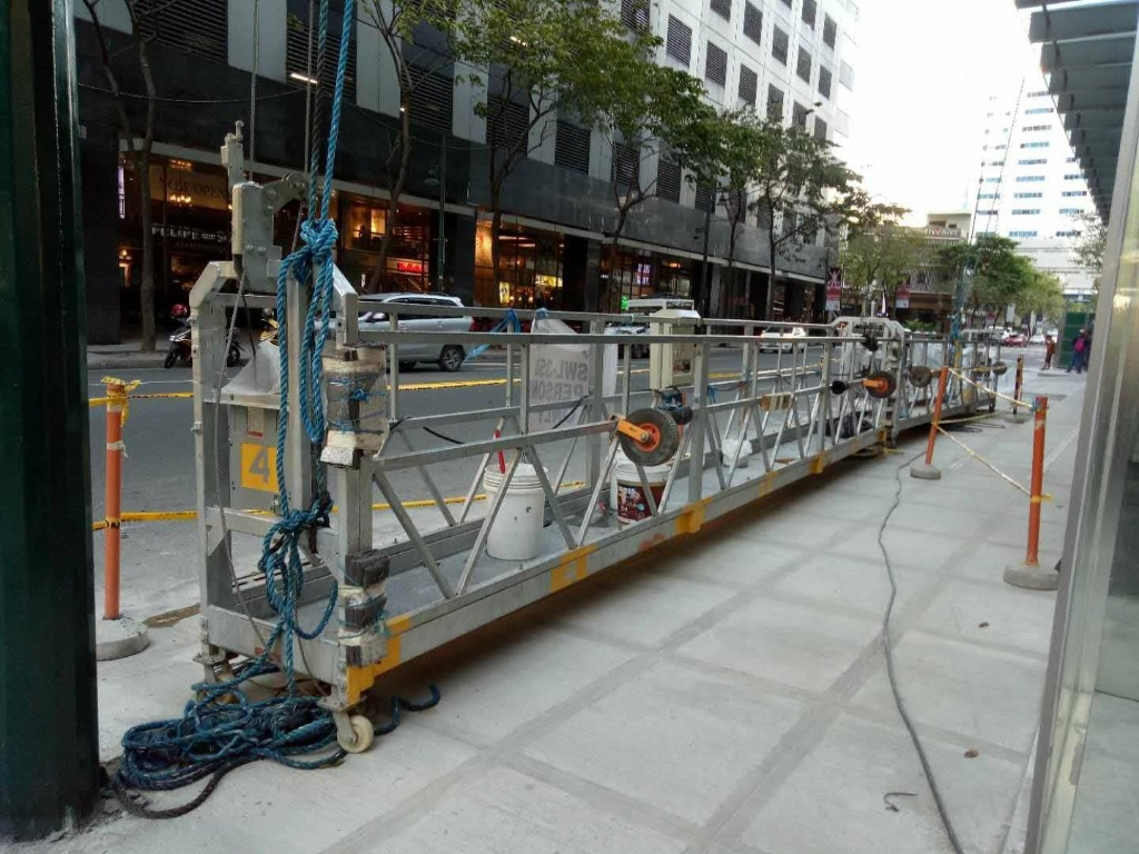 Motorized Gondola, Commercial & Industrial, Construction Tools ...