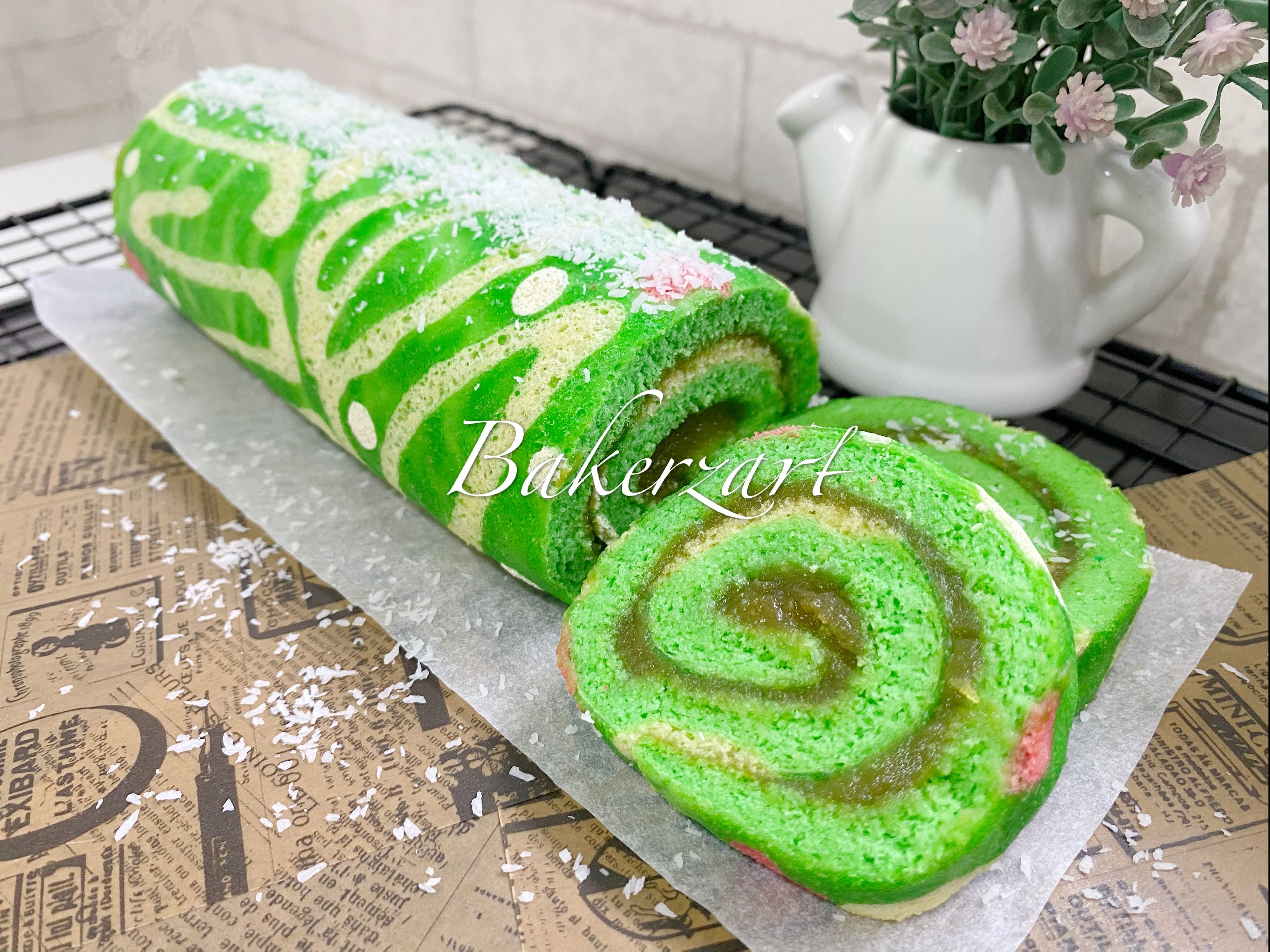 Pandan Kaya Swiss Roll (L size), Food & Drinks, Homemade Bakes on Carousell