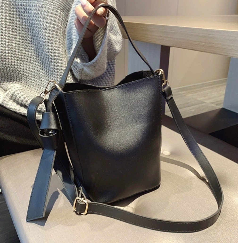 Two-way bucket bag, Women's Fashion, Bags & Wallets, Handbags on Carousell