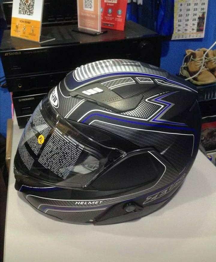 Zeus flip up helmet, Motorbikes on Carousell