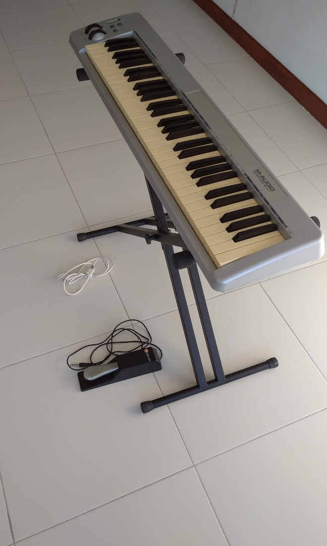 M-audio Keystation 61es with paddle, stand and cable, Hobbies & Toys ...