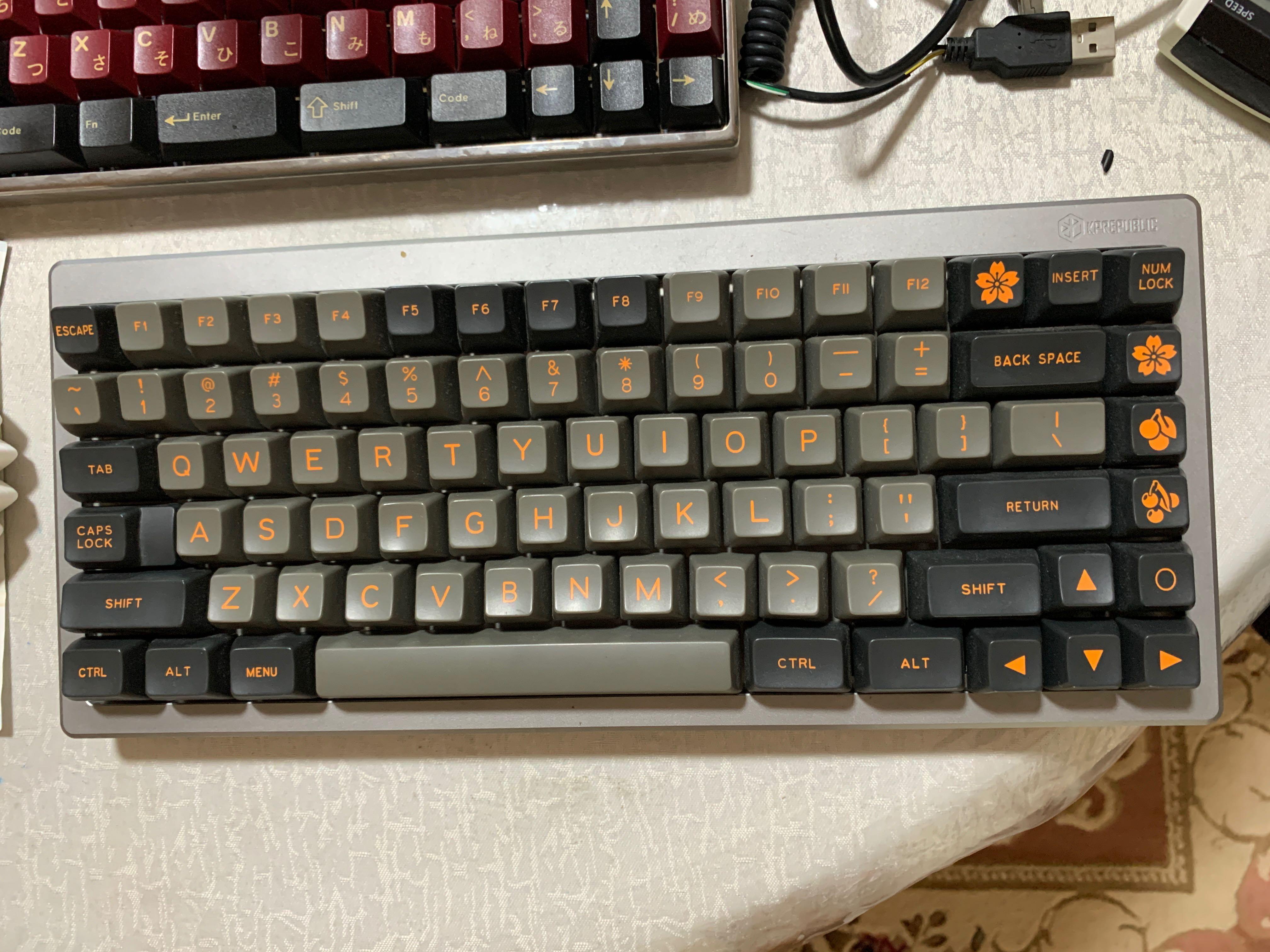 Maxkeys SA Keycaps - Orange on Dolch (REDUCED TO CLEAR), Computers ...
