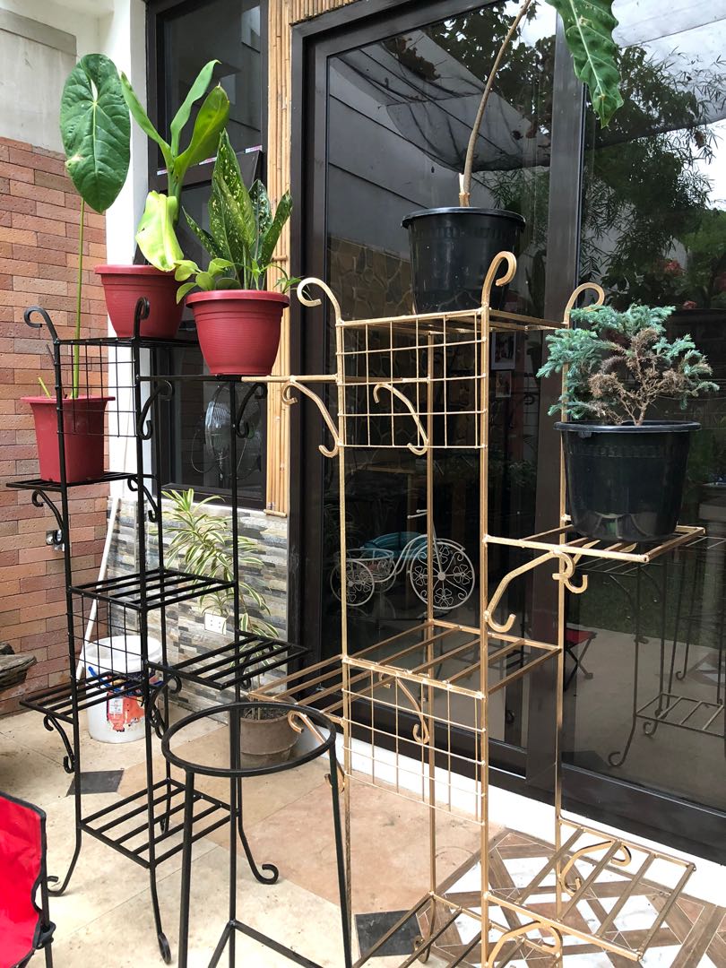 plant shelves/plant rack with grid, Furniture & Home Living, Furniture ...