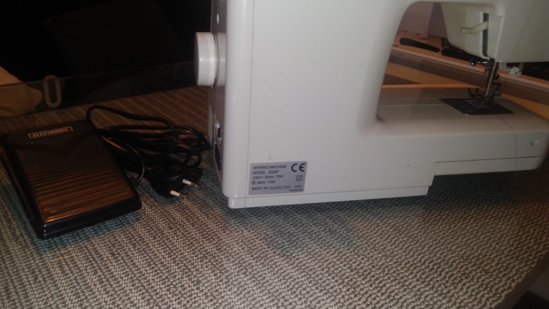 SEWING MACHINE (SAKURA), TV & Home Appliances, Washing Machines and ...