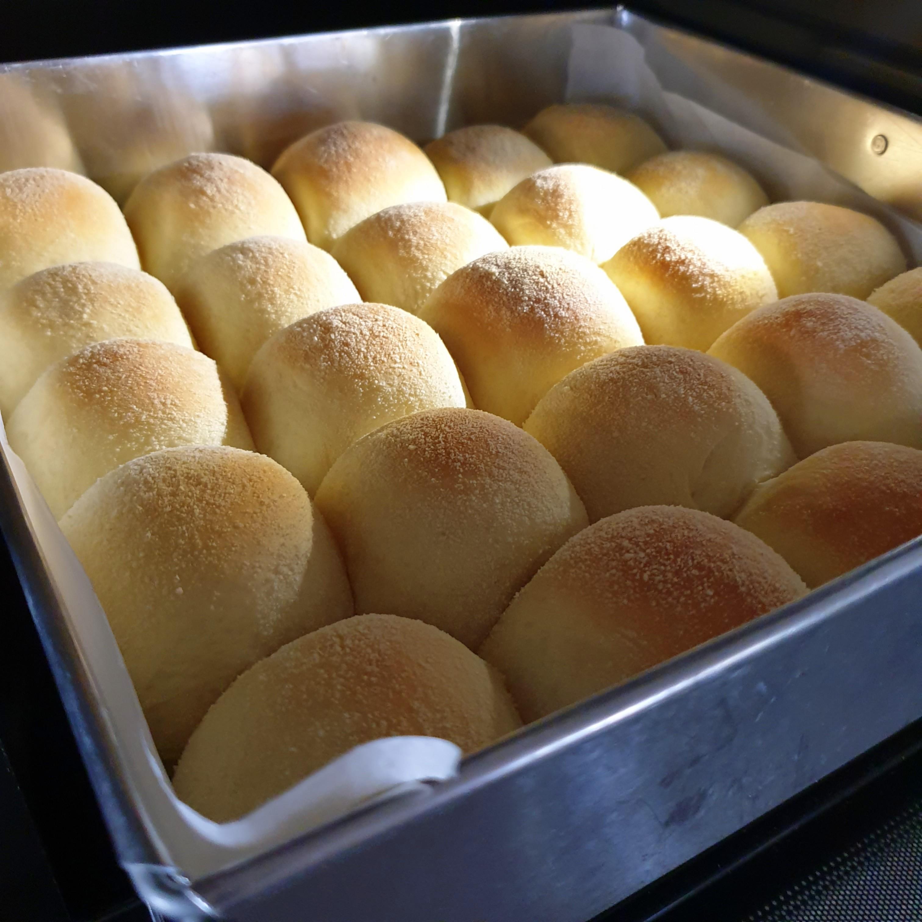 Pinoy pandesal, Food & Drinks, Homemade Bakes on Carousell