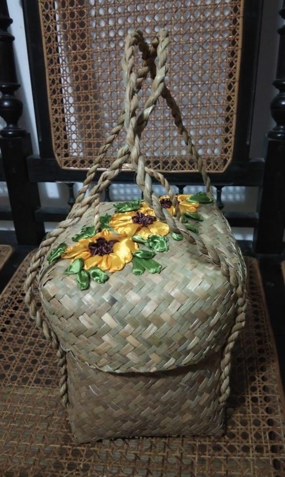 Tas purun cantik / bakul cantik, Desain & Kerajinan Tangan, Barang & Aksesoris Kerajinan di ...