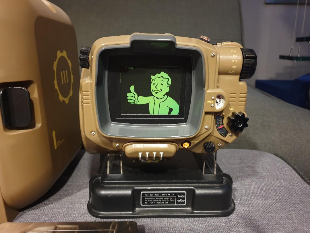 Fallout 4 Pip-Boy Edition Lifesize Pip-Boy Replica, Steelbook game PS4 ...