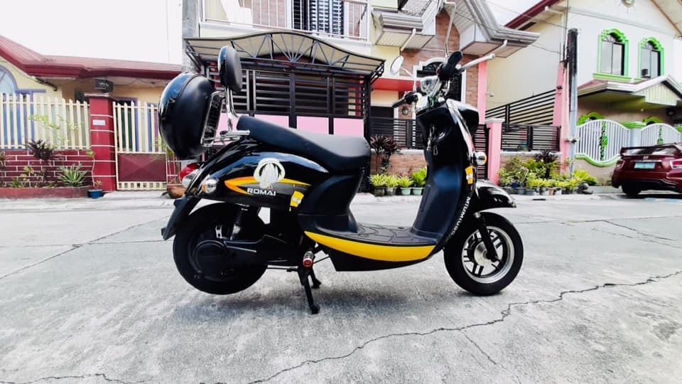 ROMAI APPLE / BLACK, Motorbikes, Motorbikes for Sale on Carousell