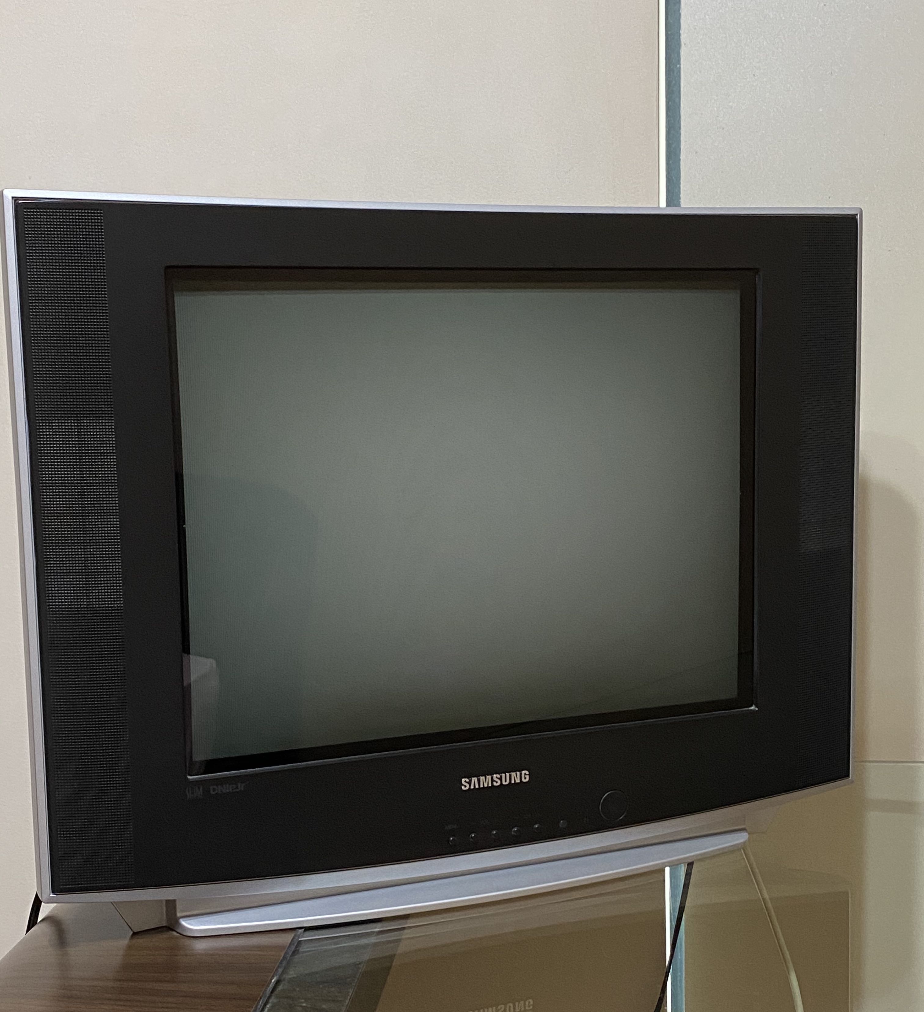 Samsung 20 Inch TV, TV & Home Appliances, TV & Entertainment, TV on ...