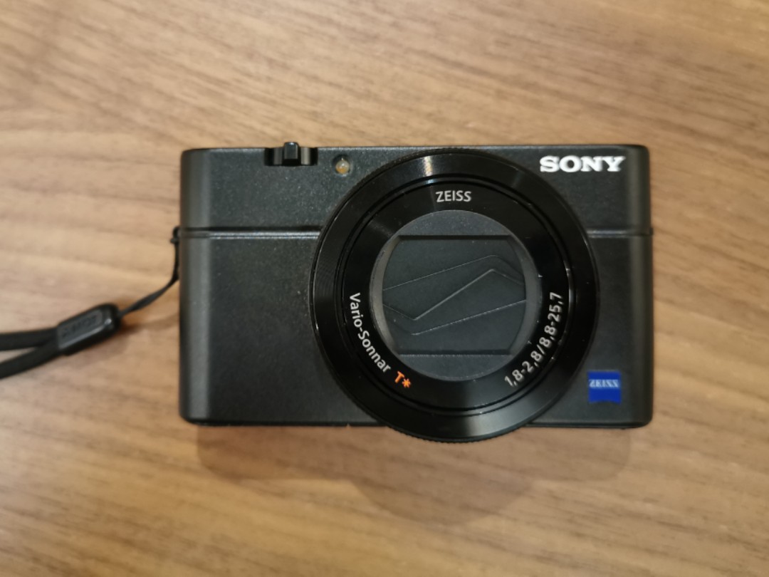 Sony RX100 IV, Photography, Cameras on Carousell