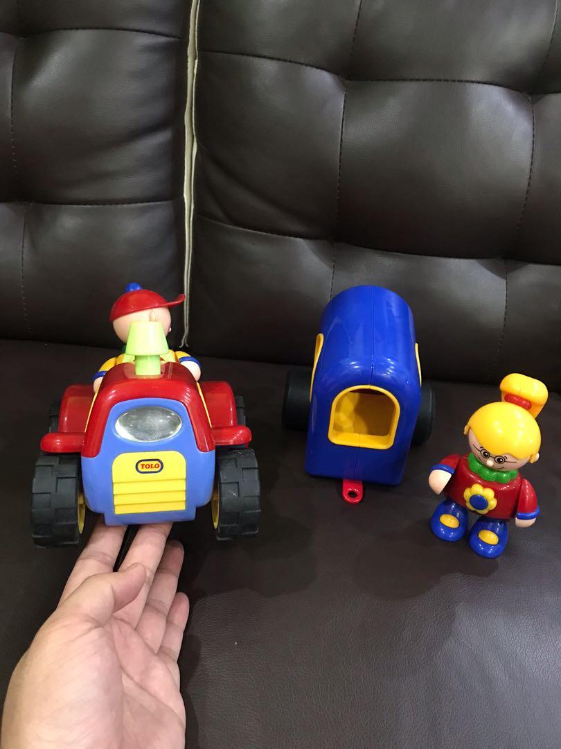 Tolo Tractor with horse trailer & 2 tolo figure, Hobbies & Toys, Toys ...