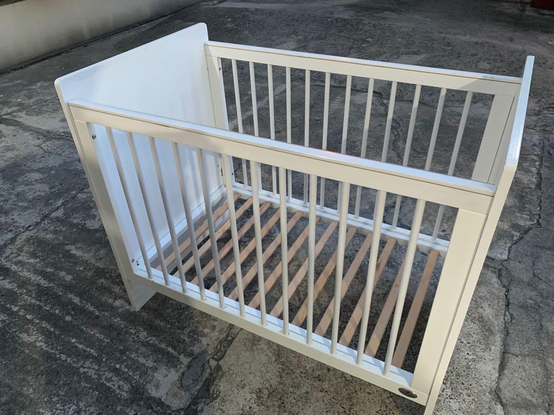 Cuddle Bug Baby Crib Bed, Babies & Kids, Baby Nursery & Kids Furniture ...