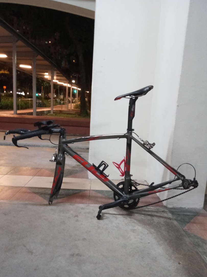 Fuji road bike frameset, Bicycles & PMDs, Bicycles, Road Bikes on Carousell