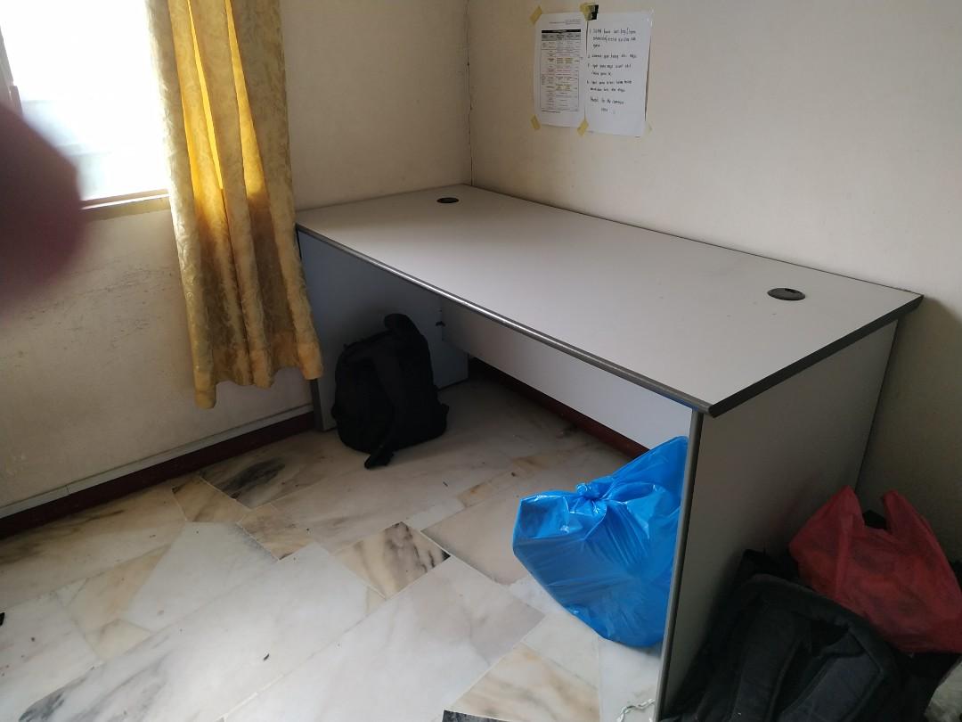 Meja ofis (office table), Furniture & Home Living, Furniture, Tables ...