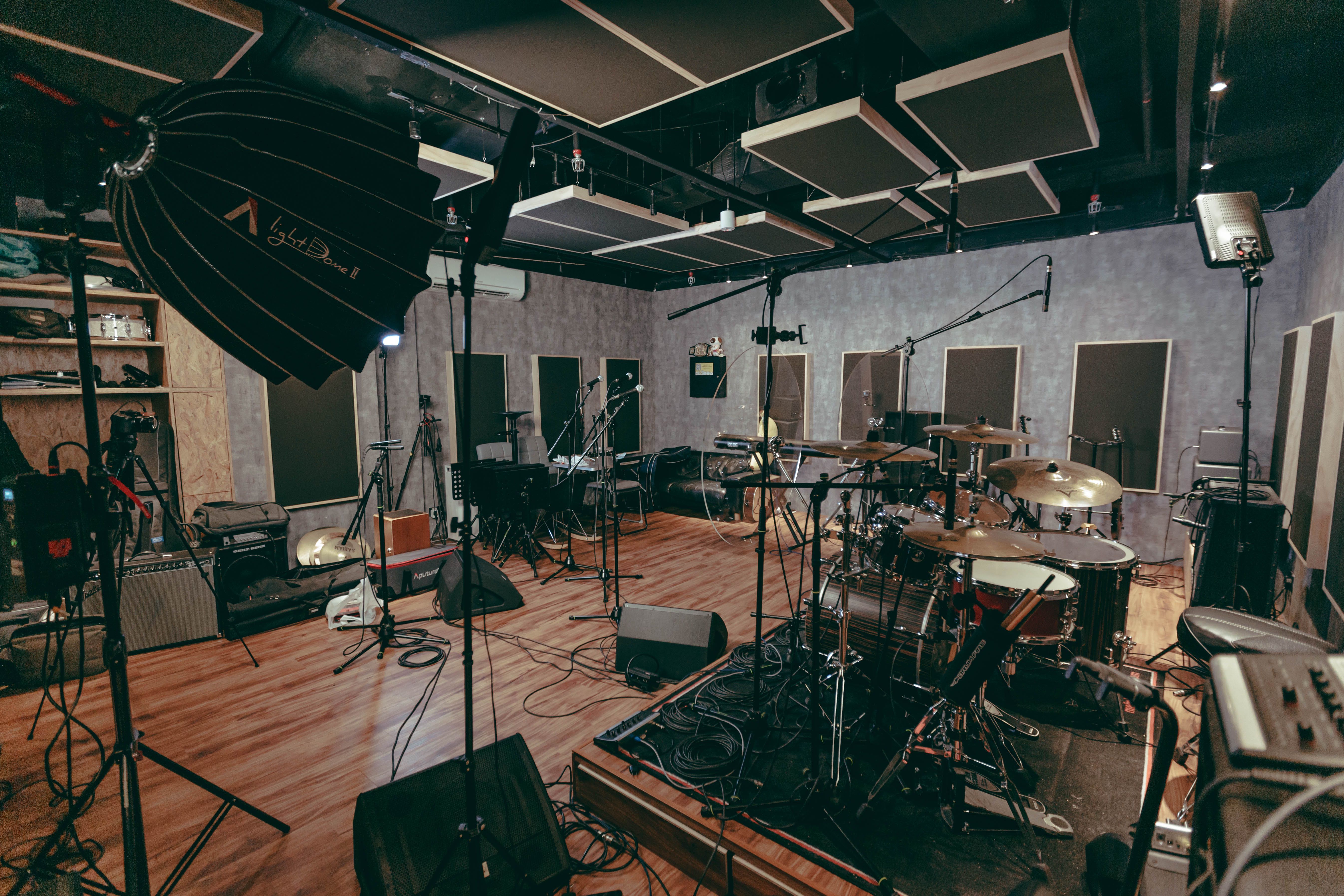 Rehearsal / Recording/ Live Streaming / Jamming Studio, Hobbies & Toys ...