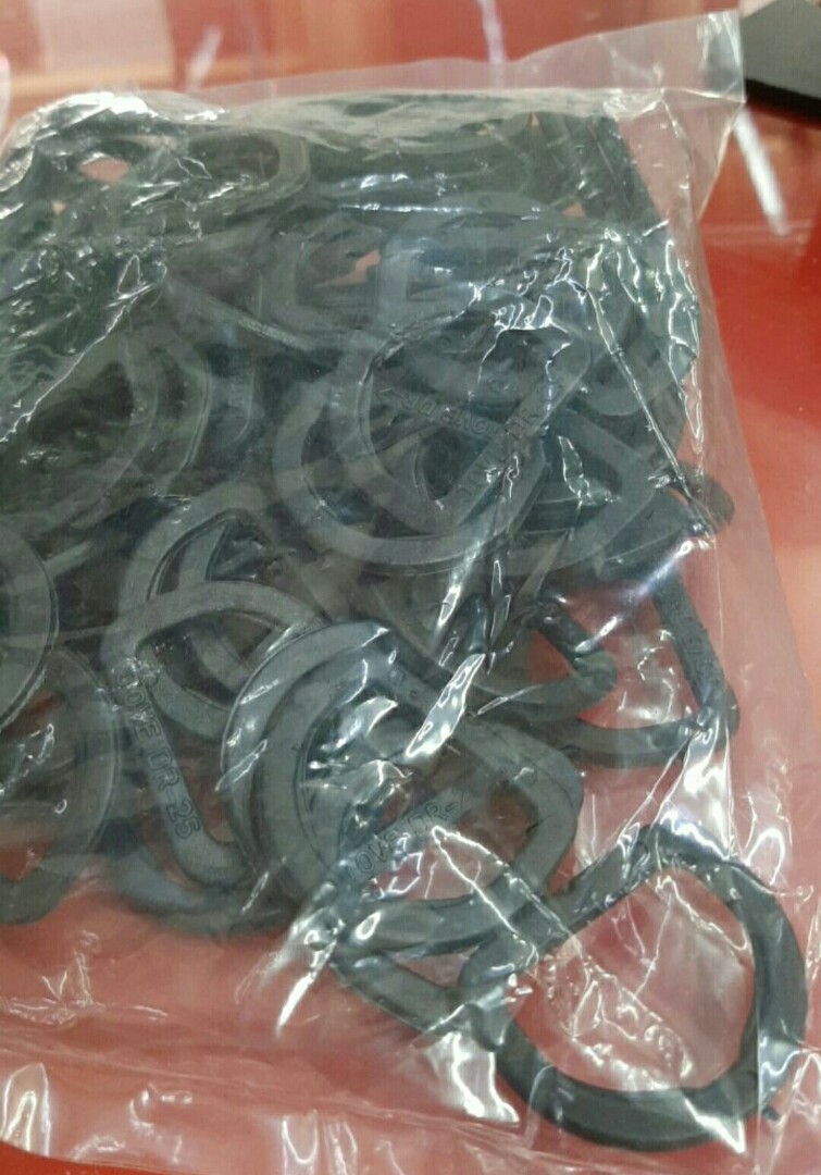 Dring 1" plastic 100pcs per pack, Everything Else, Others on Carousell