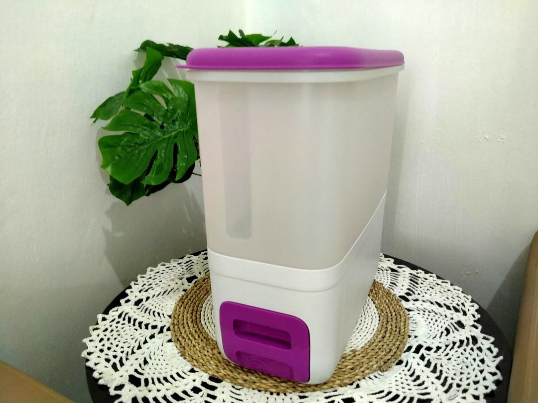 Smart Rice Tupperware / Tempat Beras, Kitchen & Appliances di Carousell
