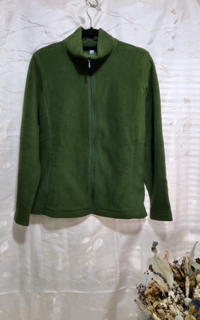 Green fleece jacket, Women's Fashion, Tops, Others Tops on Carousell