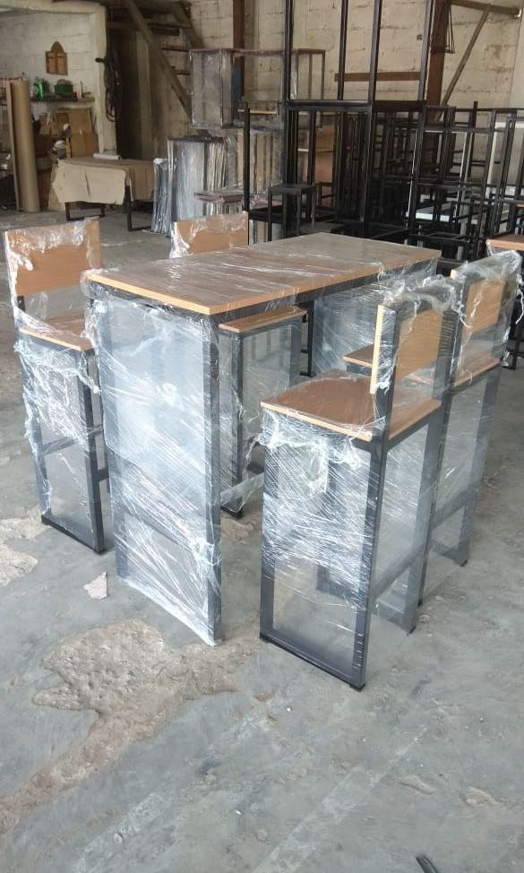 Meja cafe set table bahan multipleks, Perabotan Rumah di Carousell