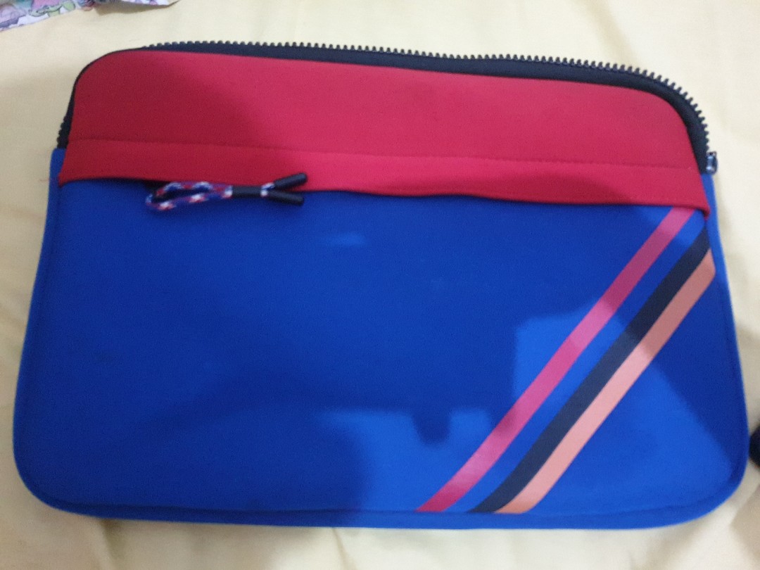 Tas Laptop Typo case premium, Fesyen Pria, Tas & Dompet , Lainnya di ...