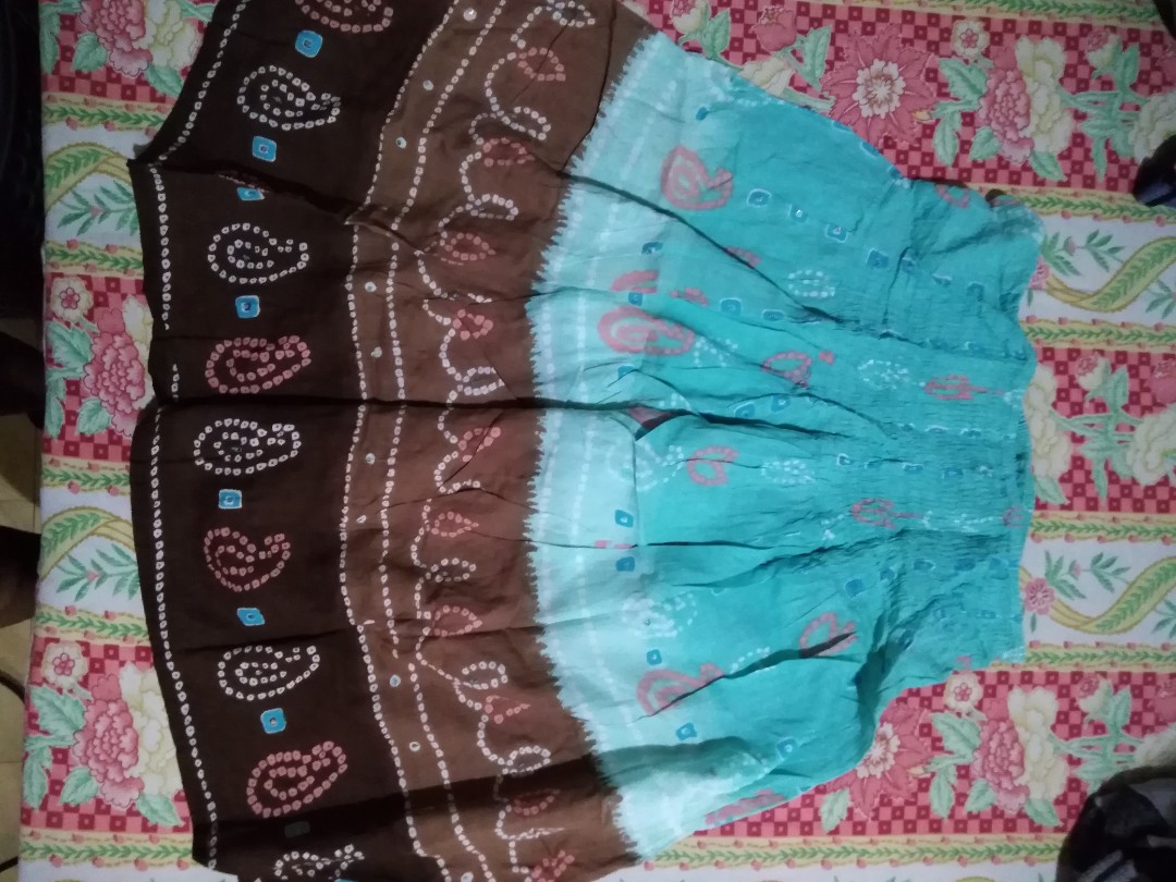 20 pesos only tops, Women's Fashion, Dresses & Sets, Sets or ...