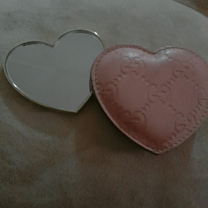 Authentic Gucci Compact Mirror, Women's Fashion, Watches & Accessories ...