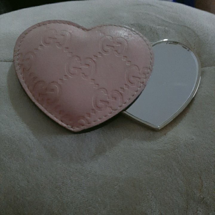 Authentic Gucci Compact Mirror, Women's Fashion, Watches & Accessories ...