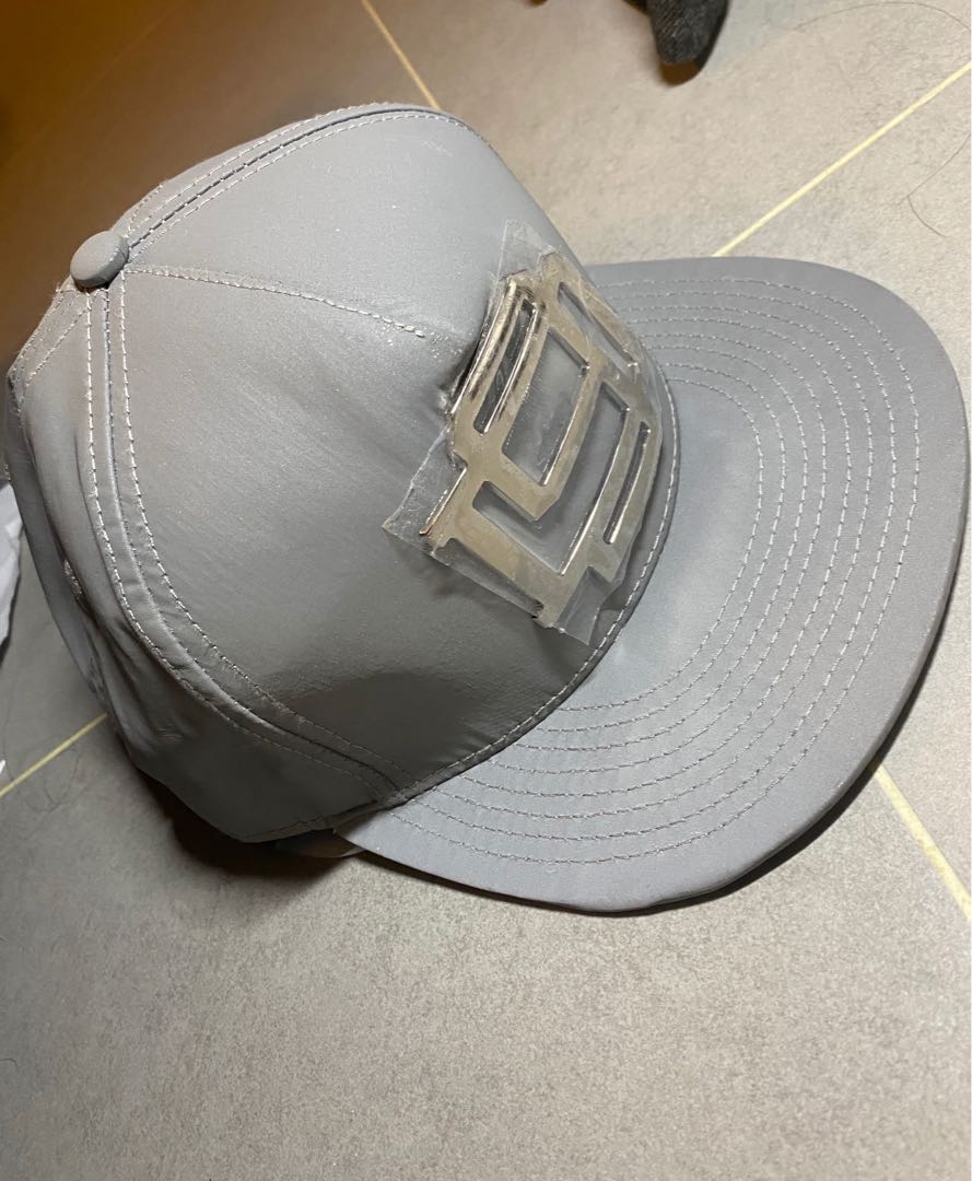 Dnine Reserve 淺 灰色 帽, 男裝, 手錶及配件, 棒球帽、帽 - Carousell