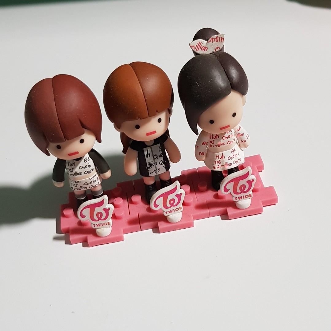 Twice figurine, Hobbies & Toys, Memorabilia & Collectibles, Fan ...