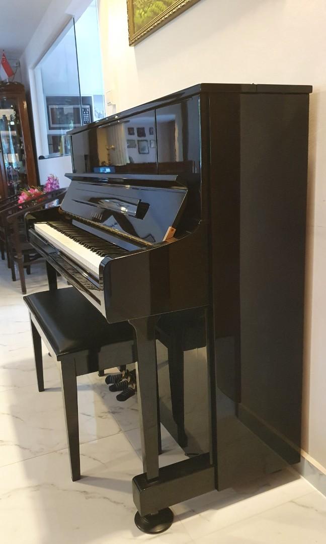 Yamaha U1J upright Piano, Music & Media, Music Instruments on Carousell