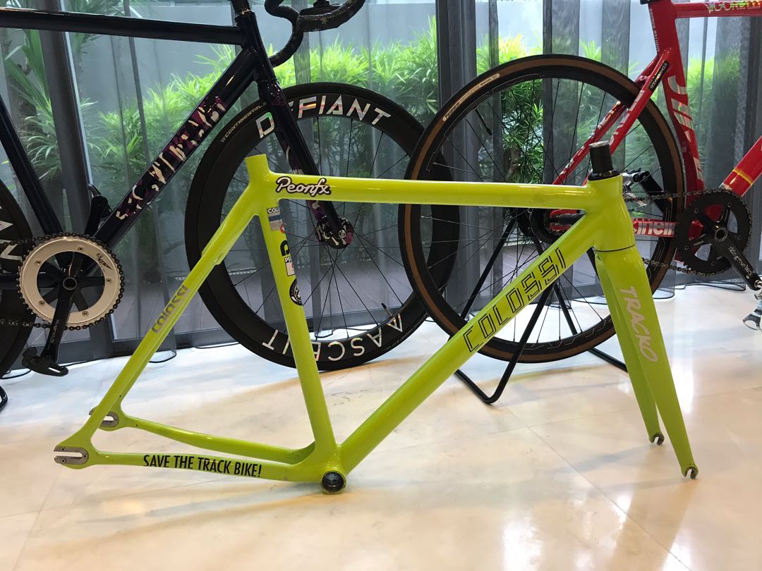 Colossi Accelerator size 52, Sports Equipment, Bicycles & Parts ...