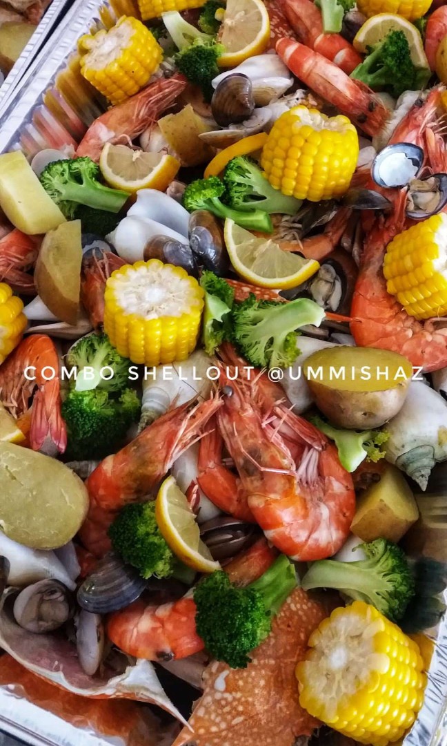 HALAL Combo Shellout, Food & Drinks, Packaged & Instant Food on Carousell