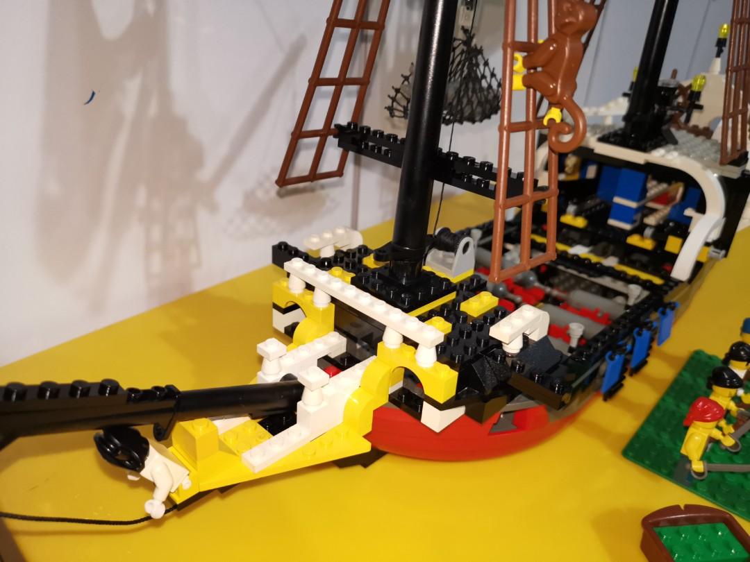 Lego 6289 Pirate Red Beard's Runner, Hobbies & Toys, Toys & Games on ...